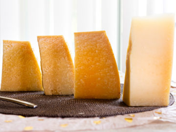 How are Parmesan and Parmigiano-Reggiano different? — Garlic Delight