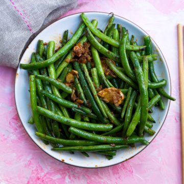 Mouthwatering Garlic and Ginger Green Beans Stir Fry With Chili Sauce